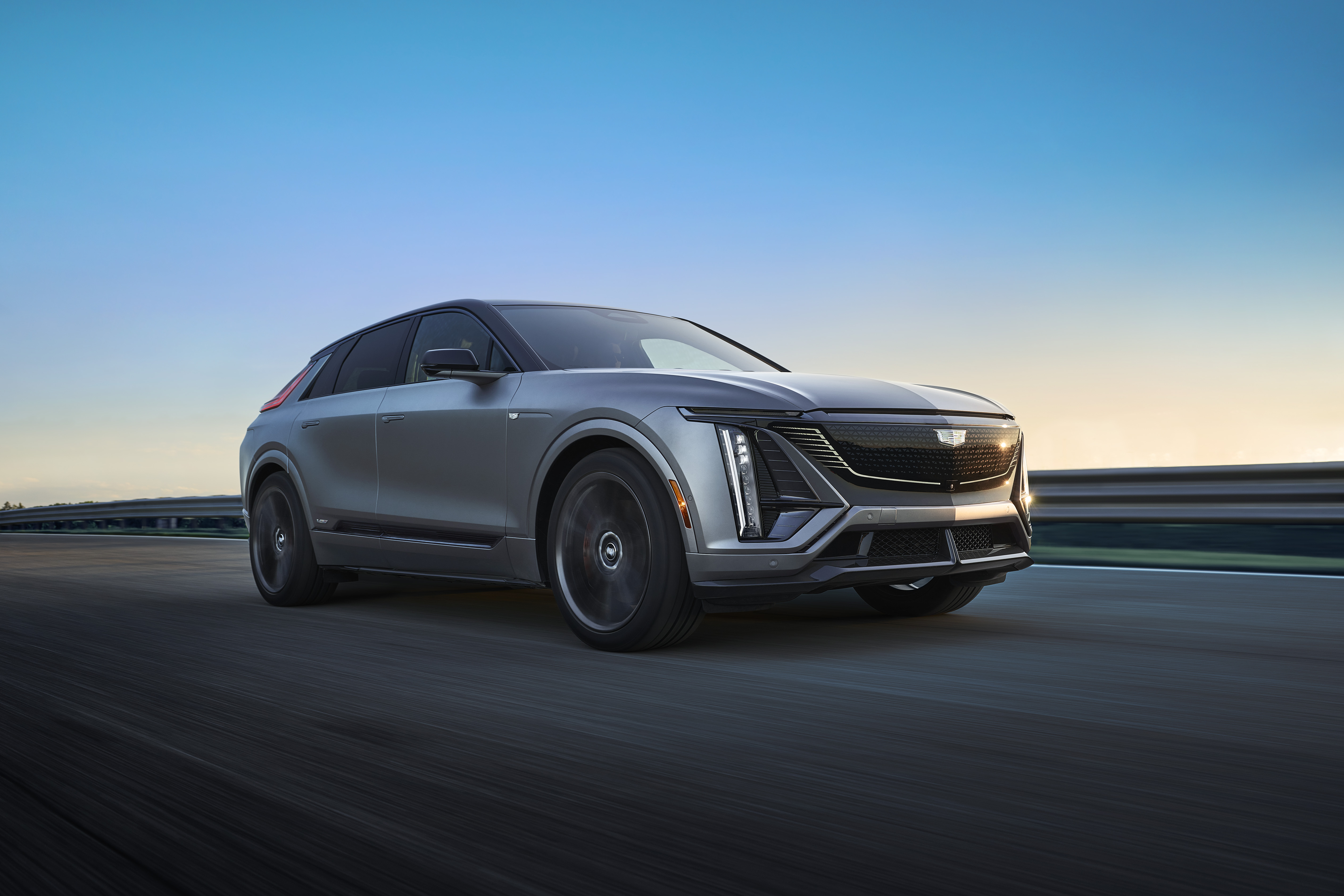 Continental Equips Cadillac's Electric SUV LYRIQ-V From the Factory With PremiumContact 6 Tires ...