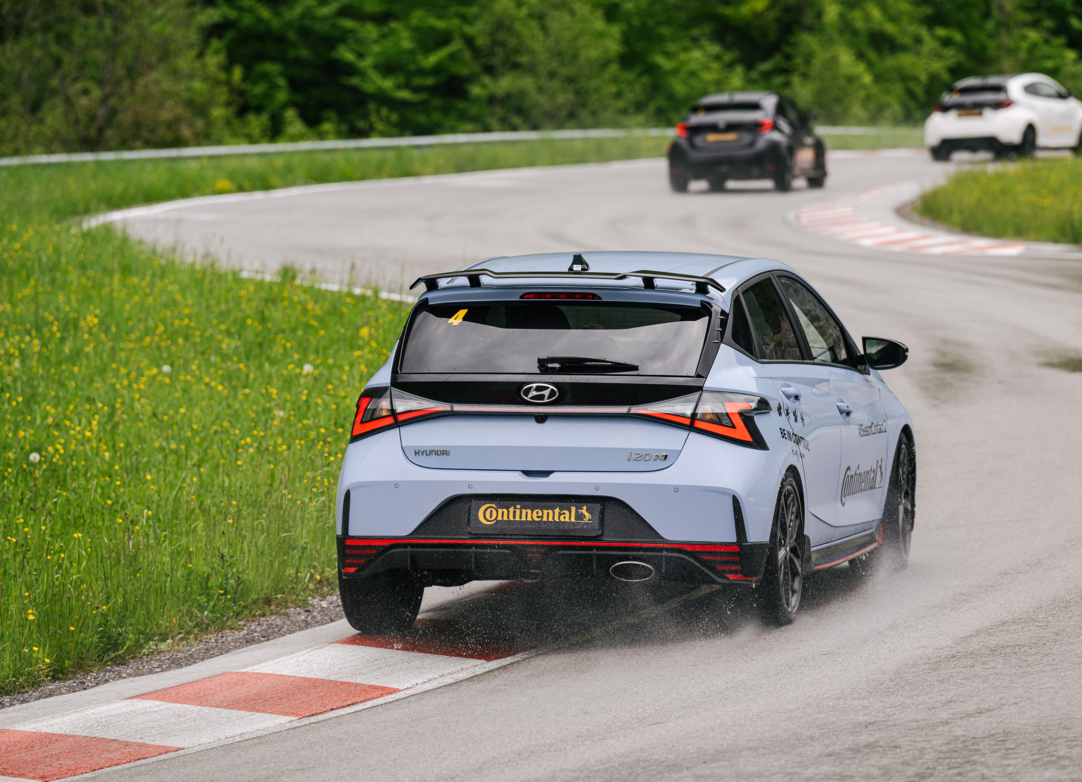 AllSeasonContact 2 ist im Reifentest von sportauto „überragend ...