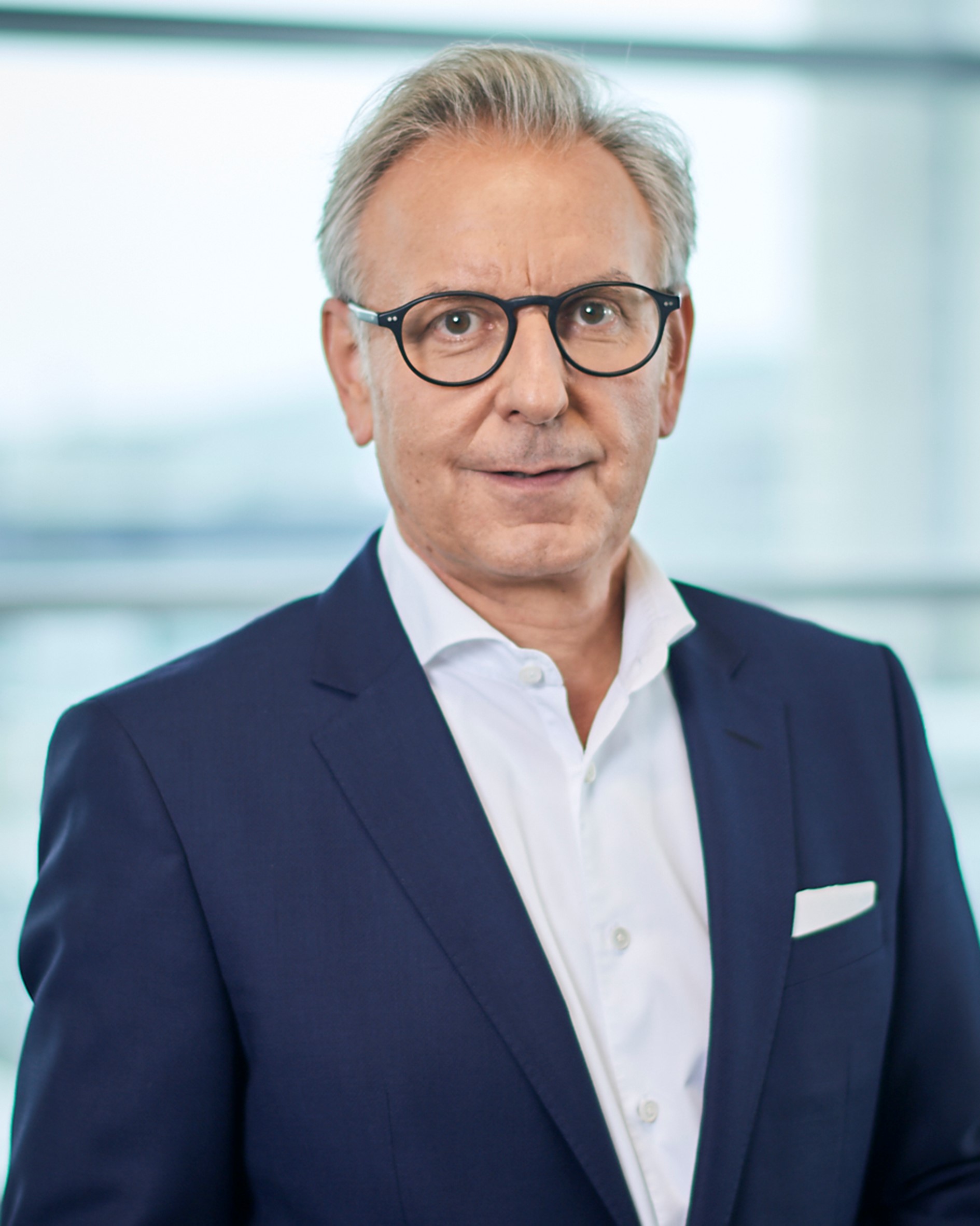 Supervisory Board Approves Spin-off of Automotive and Resolves Dividend ...