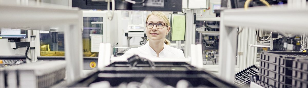 Augmented Reality: User Interface Designer Benjamin Mathe - Continental AG