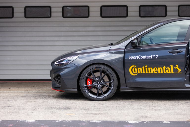 Continental SportContact 7 ist Testsieger beim sport auto-Test ...
