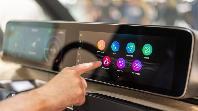 Continental Mobility Study 2024 | Big, Bigger, Onboard Displays ...