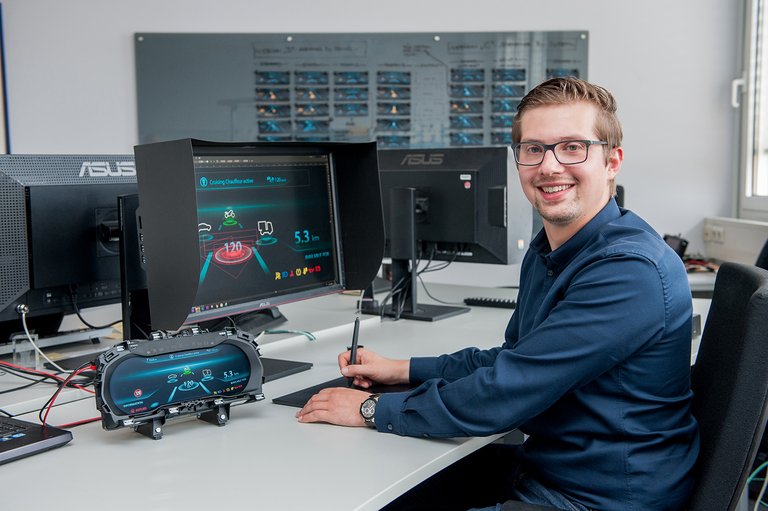 Augmented Reality: User Interface Designer Benjamin Mathe - Continental AG